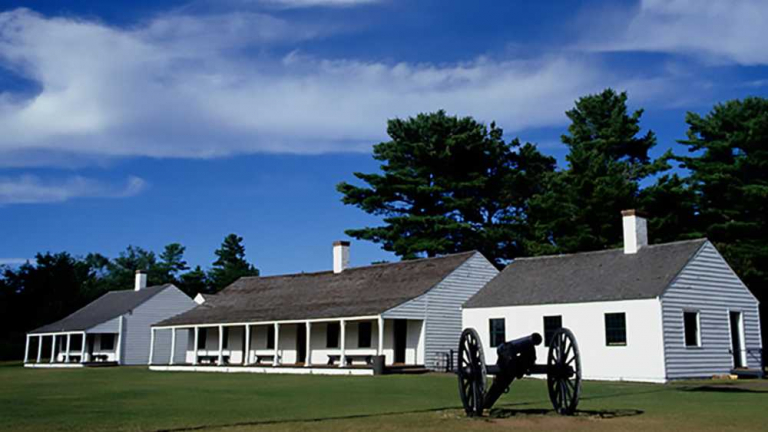 Historical Attractions in the Midwest: 12 Early American Forts Worth ...